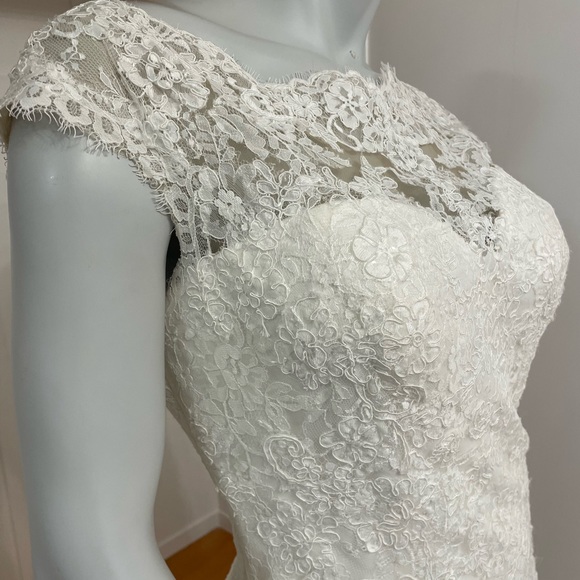 Pronovias | Dresses | Pronovias Yuriana Ivory Lace Sheath Wedding Gown ...